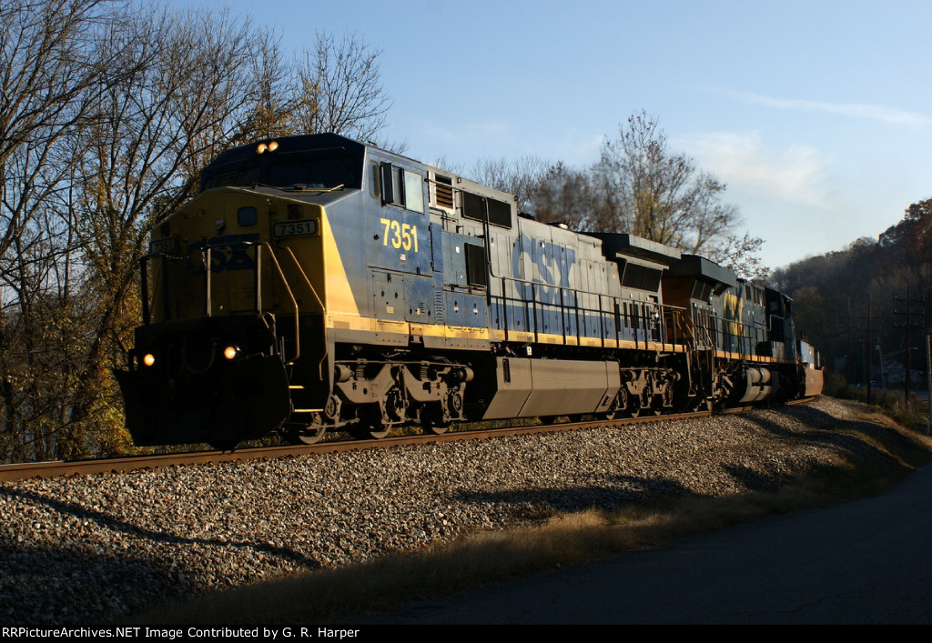 CSXT 7351 on Q13513 in late afternoon sun